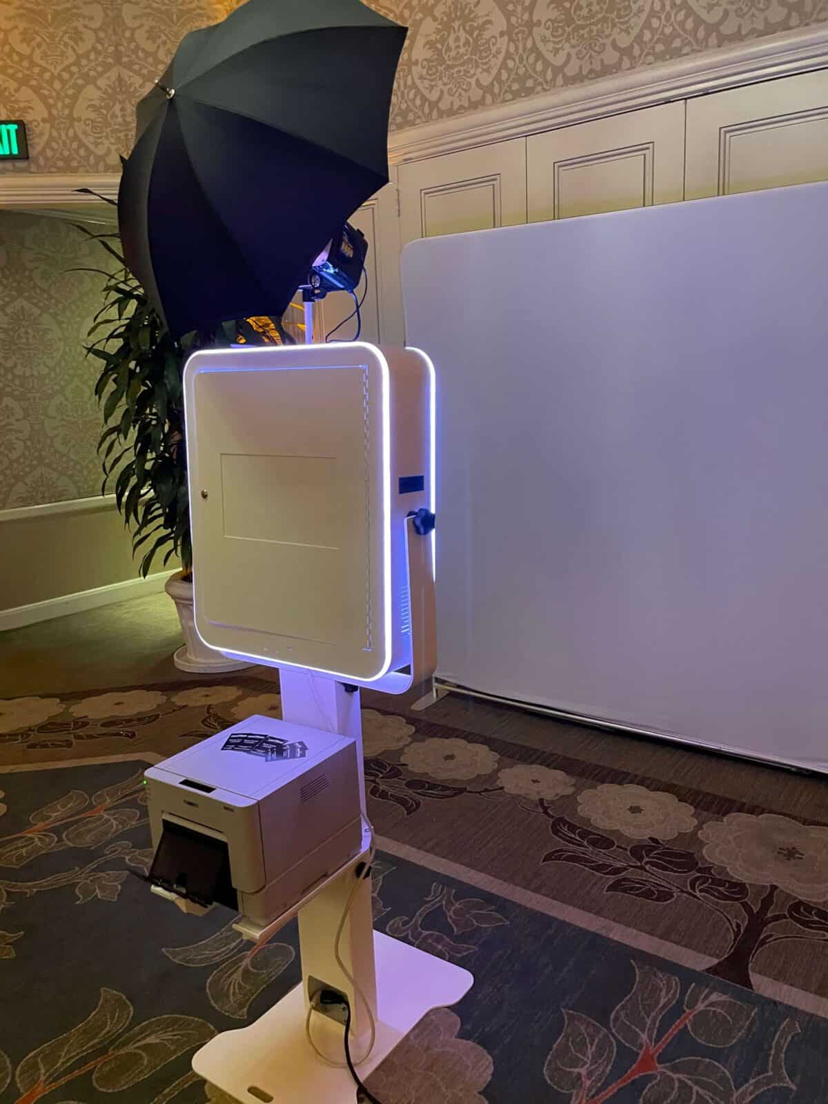 Beauty Photo Booth - Hollywood Photo Booth